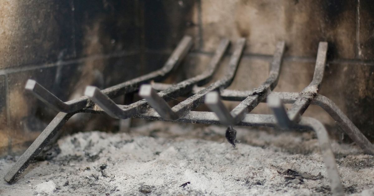 End of Season Fireplace Ash Disposal: Dos & Don’ts - Indianapolis IN ...